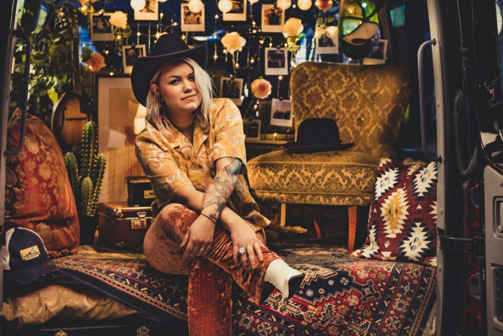 Lista svenska artister & band inom modern/alternativ country (A-J)