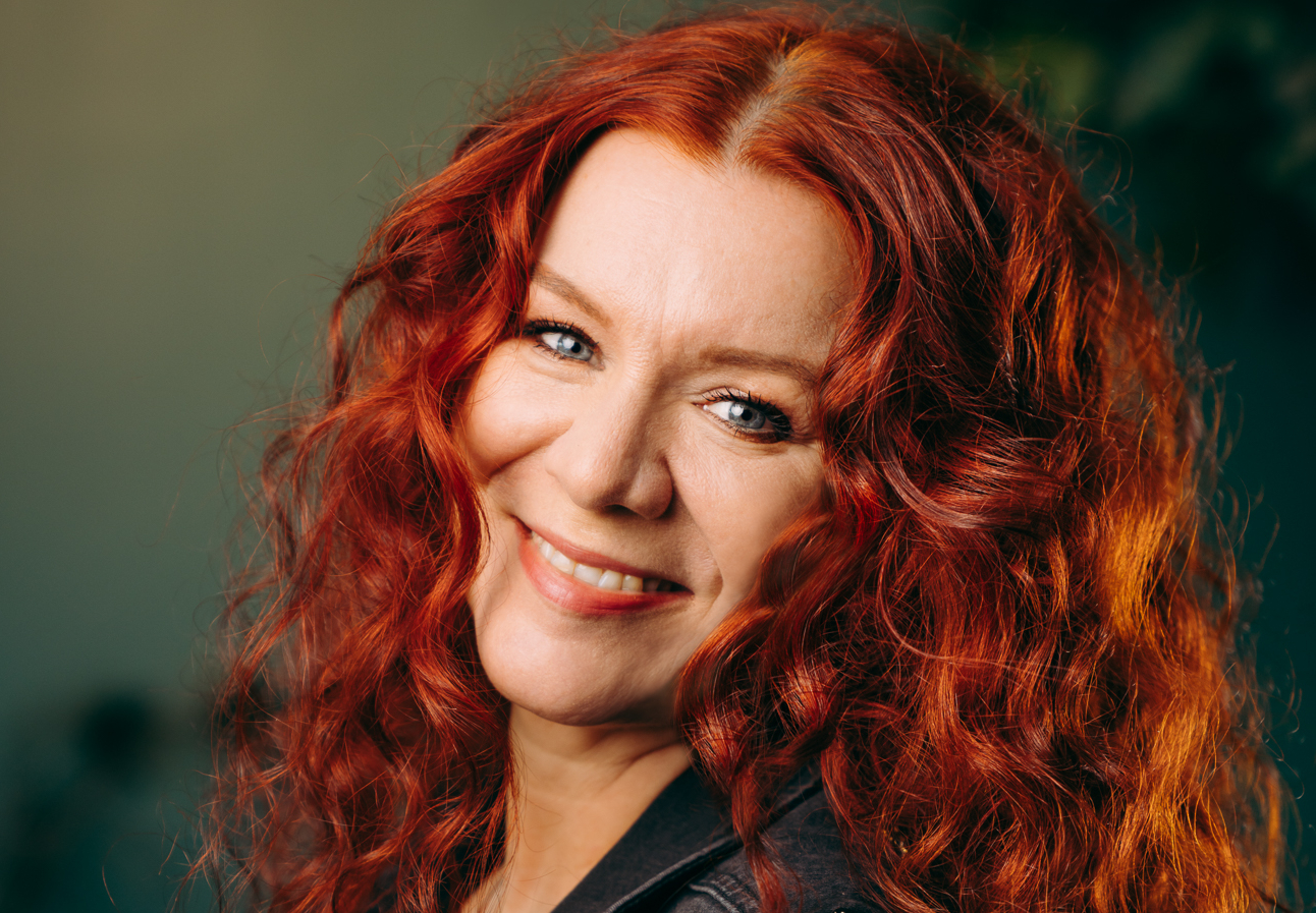 Cicci Landén har släppt sitt tredje album “The Sands Of Time” - Elles ...